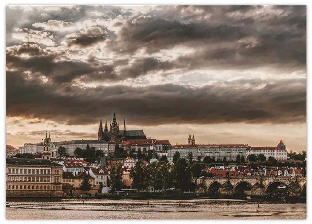 Skleněný obraz - zamračená Praha (70x50 cm)
