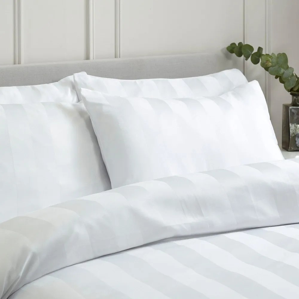 Saténové povlaky na polštáře v sadě 4 ks 75x50 cm So Soft Satin Stripe – Catherine Lansfield