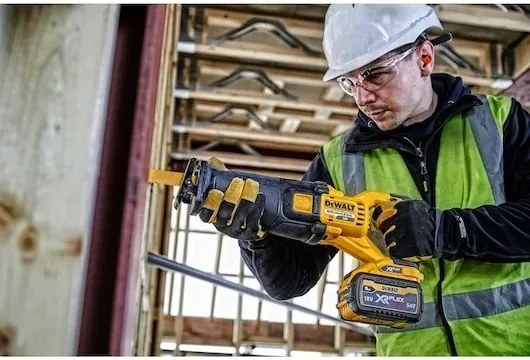 Aku mečová pila DeWALT DCS389X2-QW, 2x FLEXVOLT 9Ah (063806)