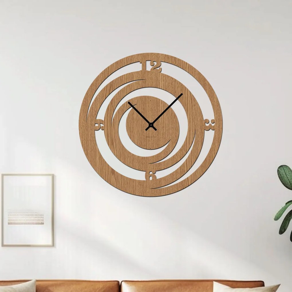 dřevo života Dřevěné hodiny TWIST Zvolte barvu dekoru: Wenge, Zvolte velikost hodin (cm): 40x40, Barva ručiček: Zlaté