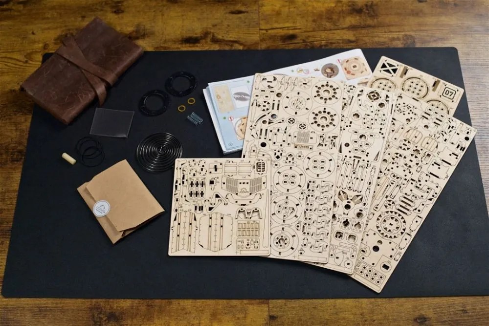 Ugears 3D dřevěné mechanické puzzle Tříkolka UGR-S
