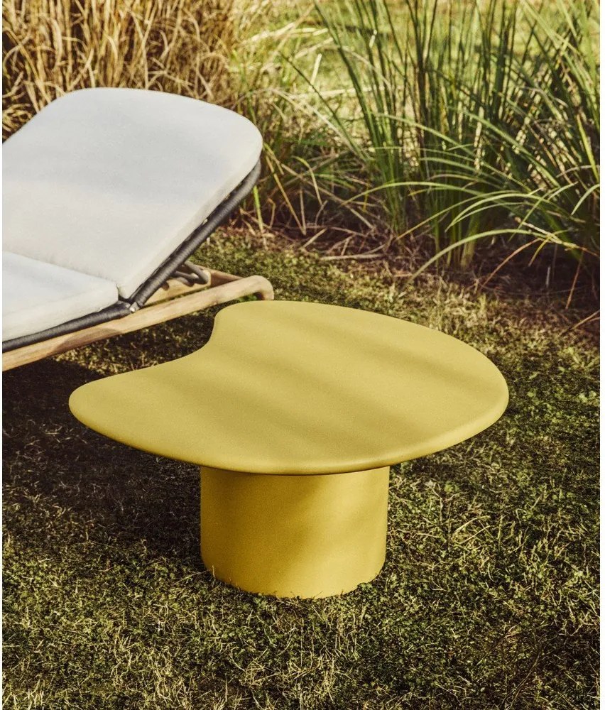 Betonový zahradní konferenční stolek 77x83 cm Macarella – Kave Home