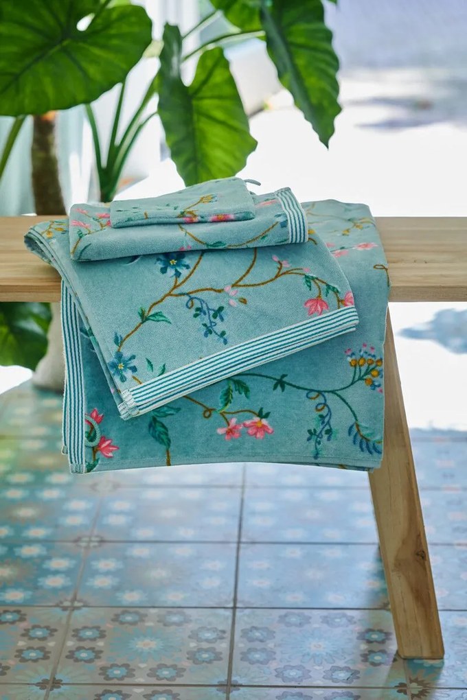 Pip Studio ručníky z bavlněného froté Les Fleurs, modré (Luxusní ručníky z bavlněného froté v designu Les Fleurs v modré barvě)