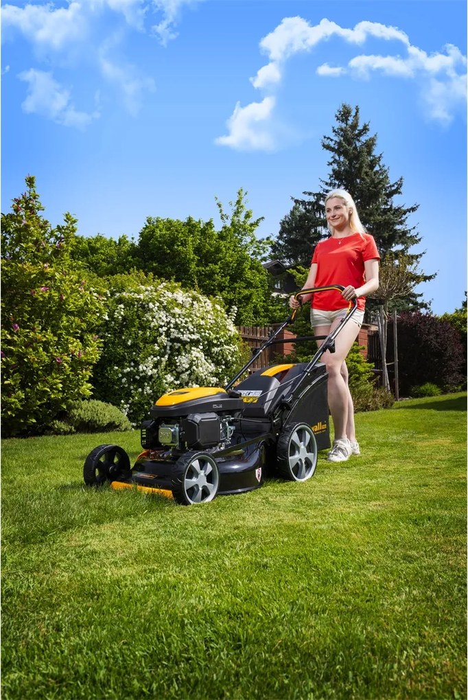 Benzínová sekačka na trávu Riwall PRO RPM 5155 PRO 4v1 s pojezdem