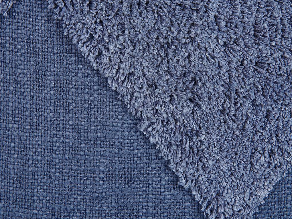 Sada 2 tkaných bavlněných polštářů s geometrickým vzorem a střapci 45 x 45 cm modré AVIUM Beliani