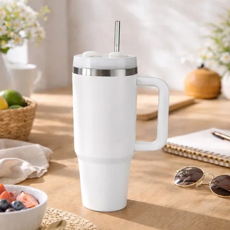 VERK Velký nerezový termohrnek se slámkou a držadlem – 1,2 l - bílý