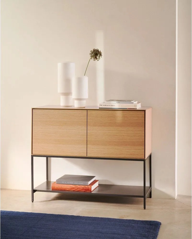 Nízká komoda v dekoru dubu v přírodní barvě 97,5x80 cm Vedrana – Kave Home