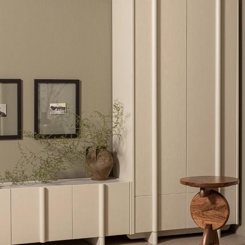 Hoorns Bílá borovicová skříň Almo 210 x 101 cm