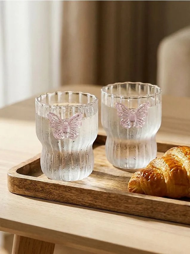 Sinsay - Rýhované sklenice s aplikací ve tvaru motýla, 2 ks - pastelová růžová