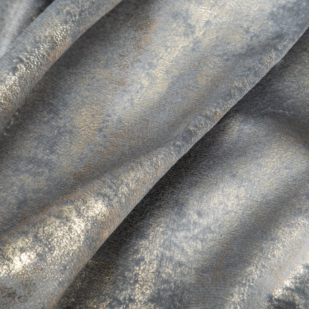 ZATEMŇOVACÍ ZÁVĚS NA KROUŽCÍCH RENIA 140X250 CM VZOROVANÁ