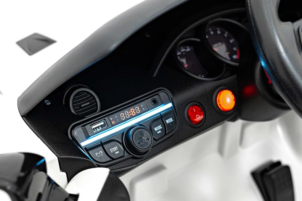 Ramiz Dětské autíčko Porsche Spyder RS 718, bílý lak