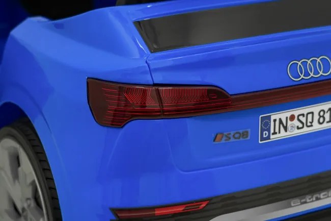 Elektrické autíčko Audi SQ8 modré