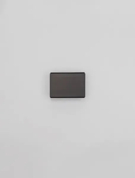 Minimalistické nastěnné svítidlo Oti Hliník