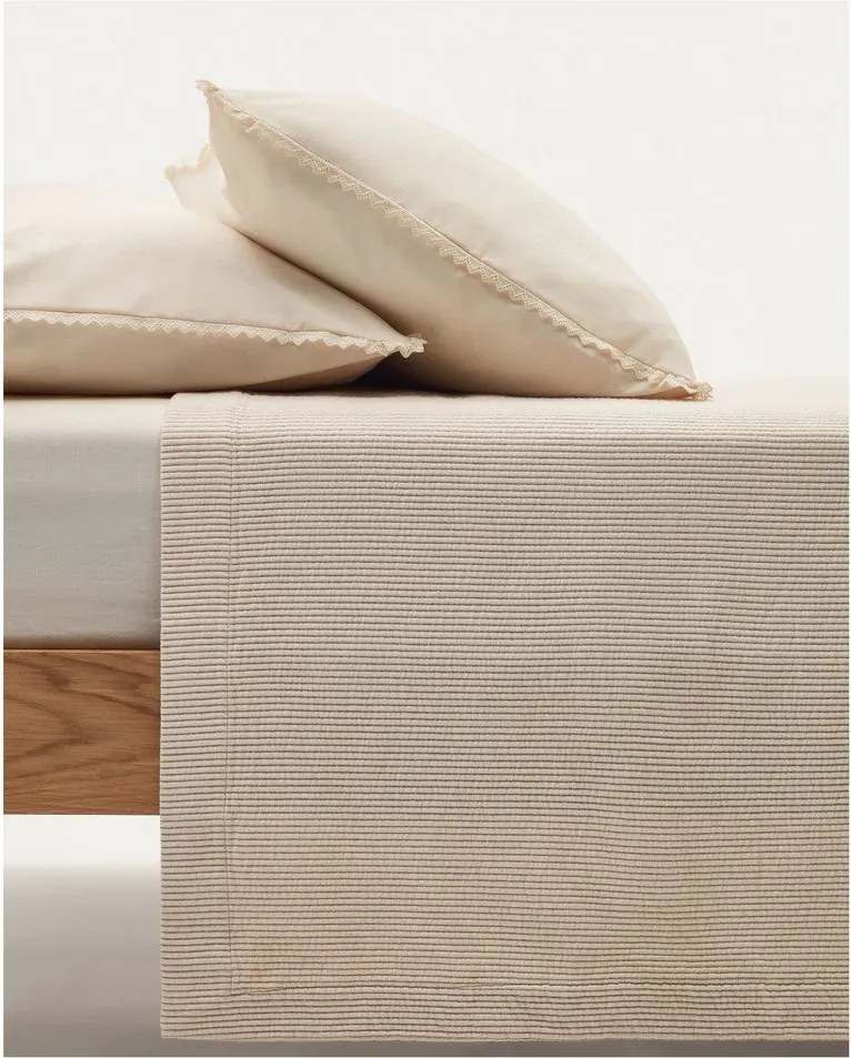 Béžový bavlněný přehoz 240x260 cm Bedar – Kave Home