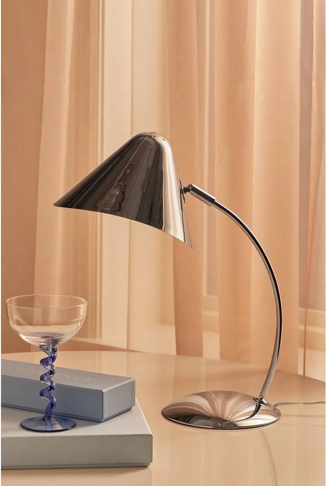 Ocelová stolní lampa s ohybatelnou konstrukcí v leskle stříbrné barvě (výška 40 cm) Nathan – Ellos Home