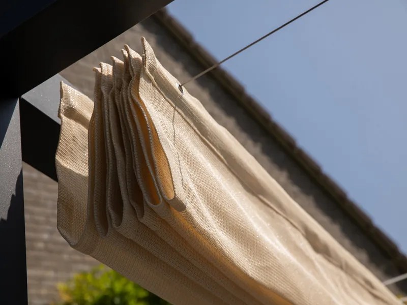 Platinum Volně stojící pergola se sluneční harmonikou Farba Harmoniky: Slonová kosť, Farba Pergoly: Antracitová RAL 7016, Vonkajší rozmer Pergoly: 3,19 x 3,19 m