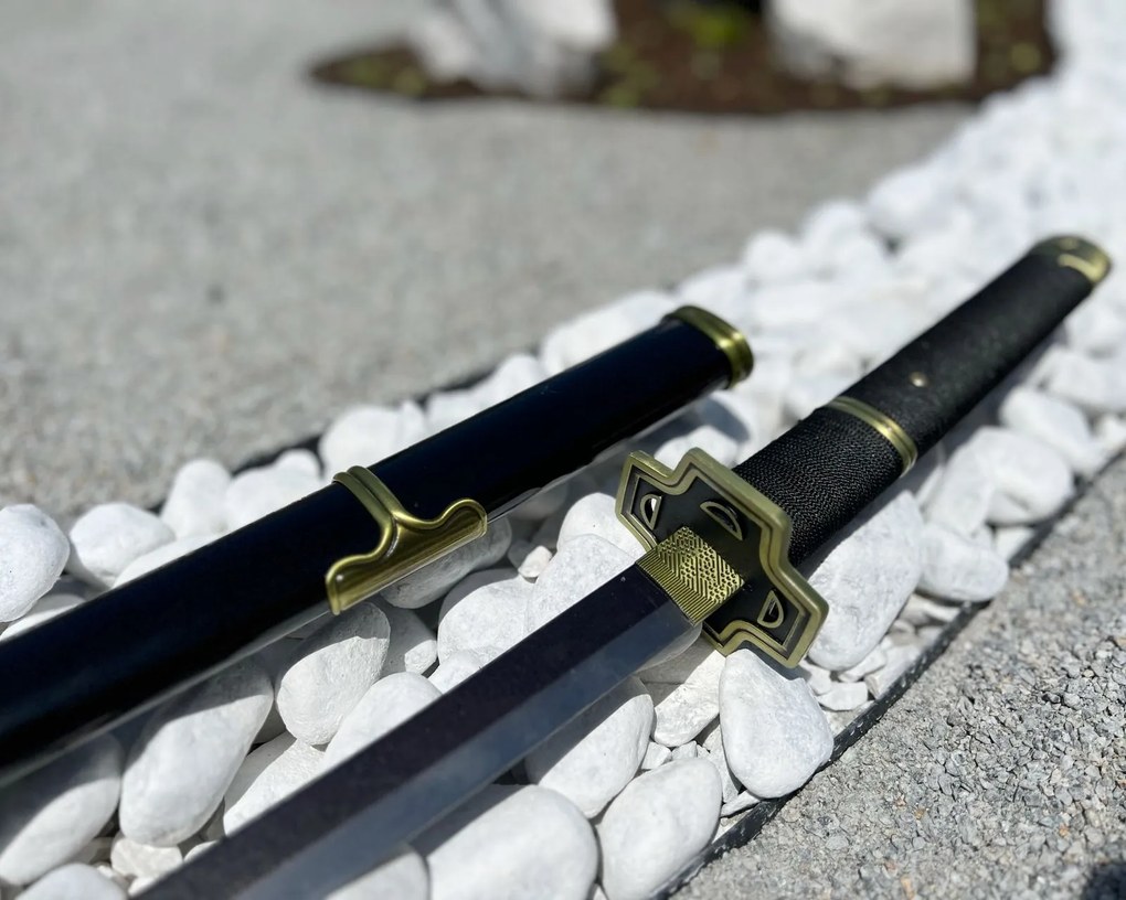 Luxusní kovová Katana s černou rukojetí