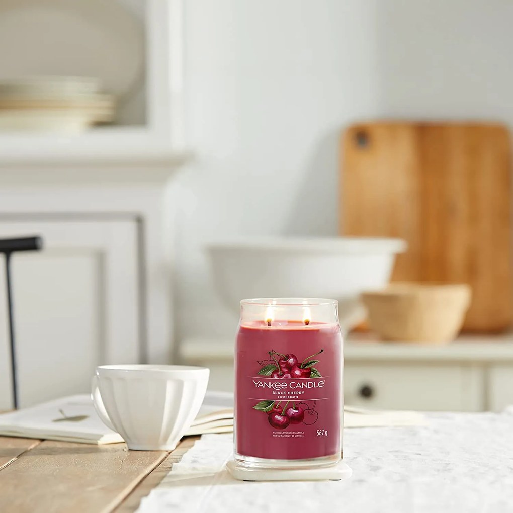 Yankee Candle vonná svíčka Signature ve skle velká Black Cherry  567 g