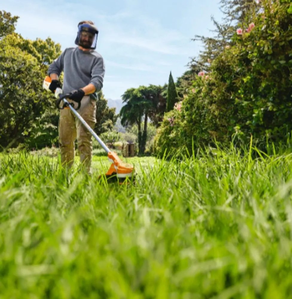 Aku křovinořez STIHL FSA 70 R SET