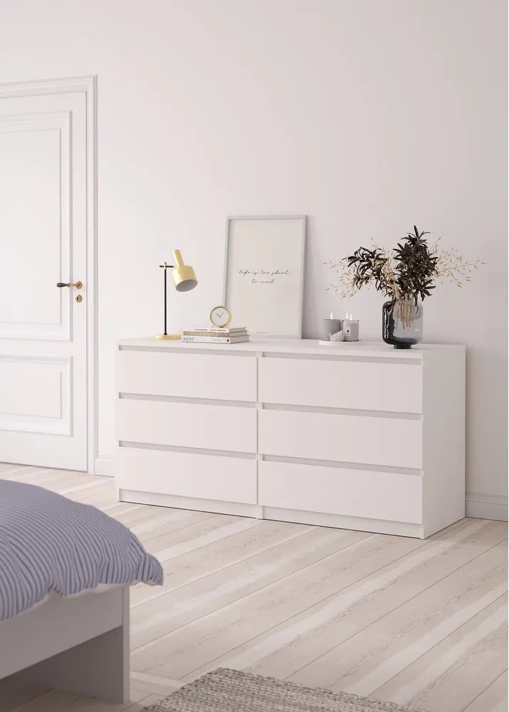Bílá komoda 154x76x50 cm Naia – Tvilum