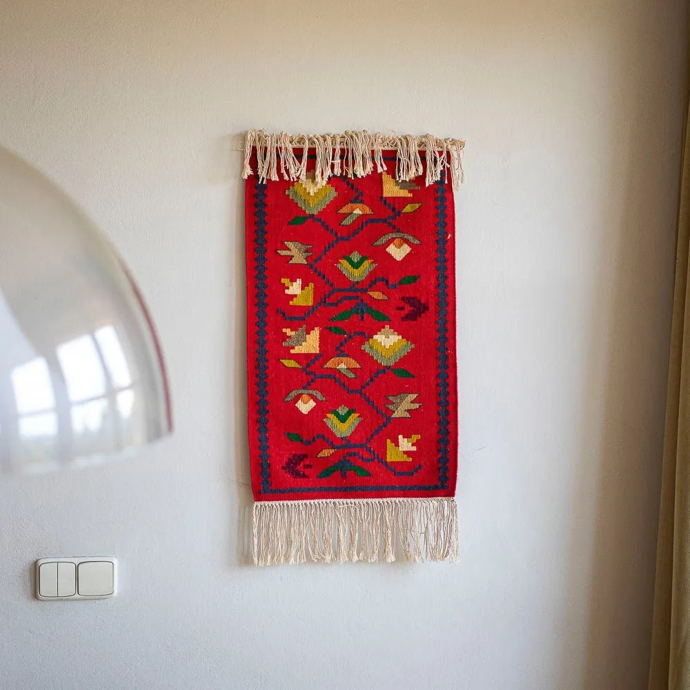 Vlněný kilim "Jarní vinná réva"
