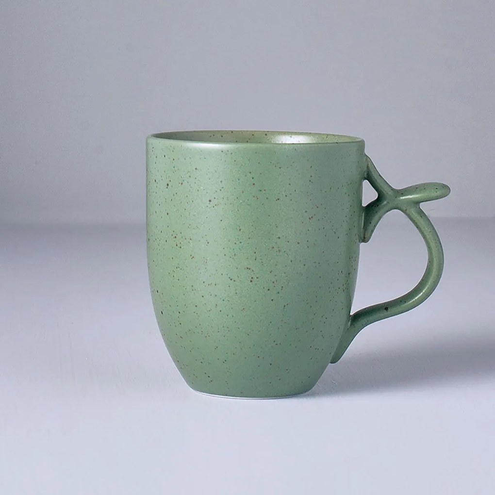 MADE IN JAPAN Hrnek s netradičním uchem Tea Cup zelený 500 ml 9,5 × 11 cm
