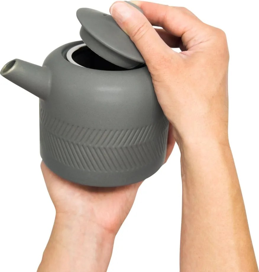 Porcelánová čajová souprava Hygge, 0,9 l – matná taupe šedá, plastický vzor šipek, 2 šálky