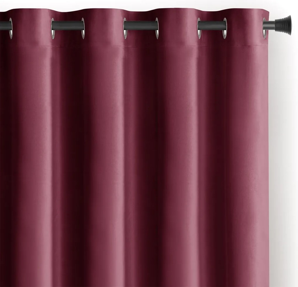 Závěs AmeliaHome Velvet s průchodkami 140x270 cm burgundy