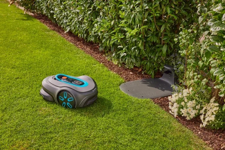 © 2024 - 2025 GARDENA Robotická sekačka smart SILENO max 900 m²