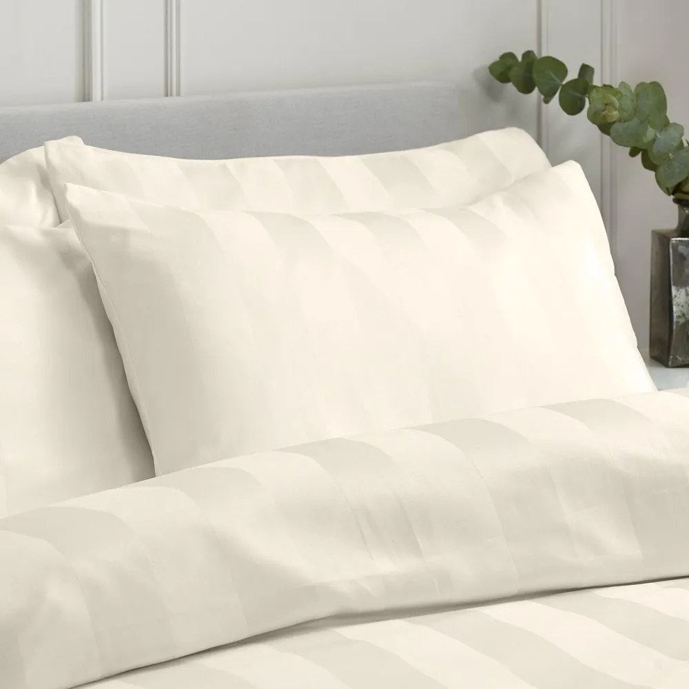 Krémové saténové povlečení na dvoulůžko 200x200 cm So Soft Satin Stripe – Catherine Lansfield
