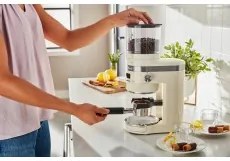 KitchenAid kávomlýnek s mlecími kameny 5KCG8433EAC mandlová