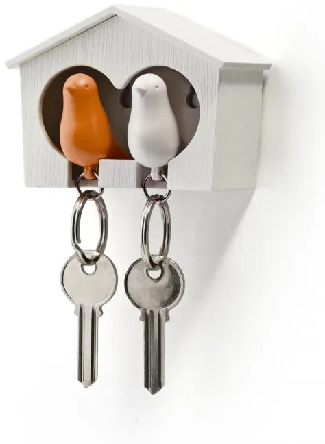 Věšáček na klíče se dvěma klíčenkami QUALY Duo Sparrow, bílá budka/bílá+oranžová klíčenka