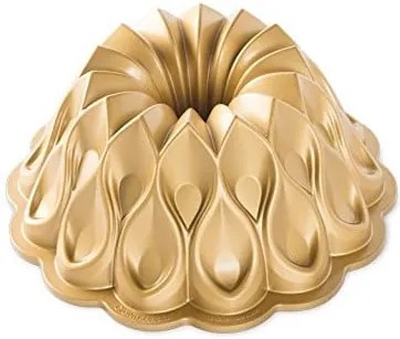 Forma na bábovku ve zlaté barvě Nordic Ware Crown, ⌀ 25 cm