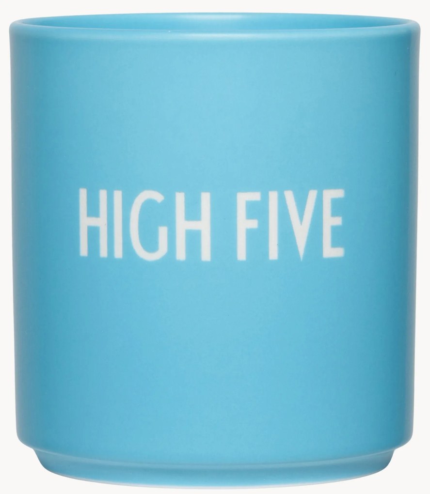Hrnek's nápisem Favourite High Five