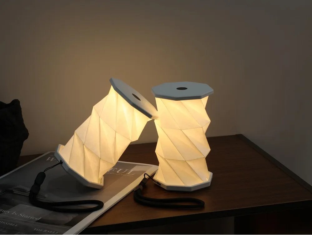 Bílá přenosná světelná dekorace na USB ø 8 cm Twist – Gingko