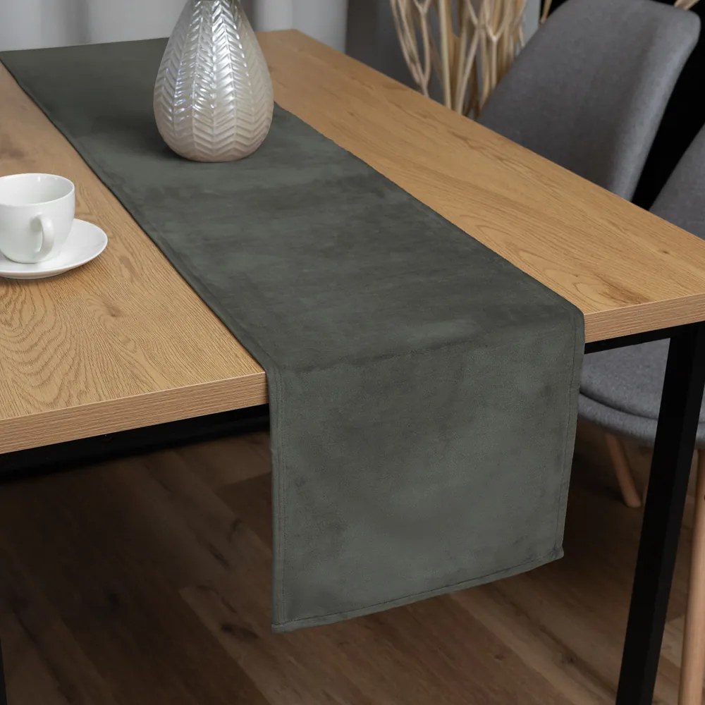 Biante Sametový běhoun na stůl Velvet Premium SVP-021 Tmavě šedozelený 45x120 cm