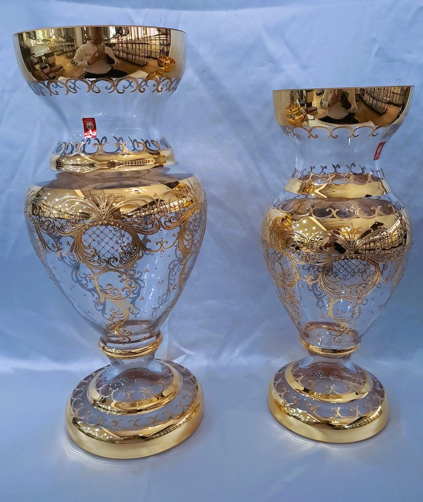 Vysoká váza bohatě zdobená zlatem - 43 cm