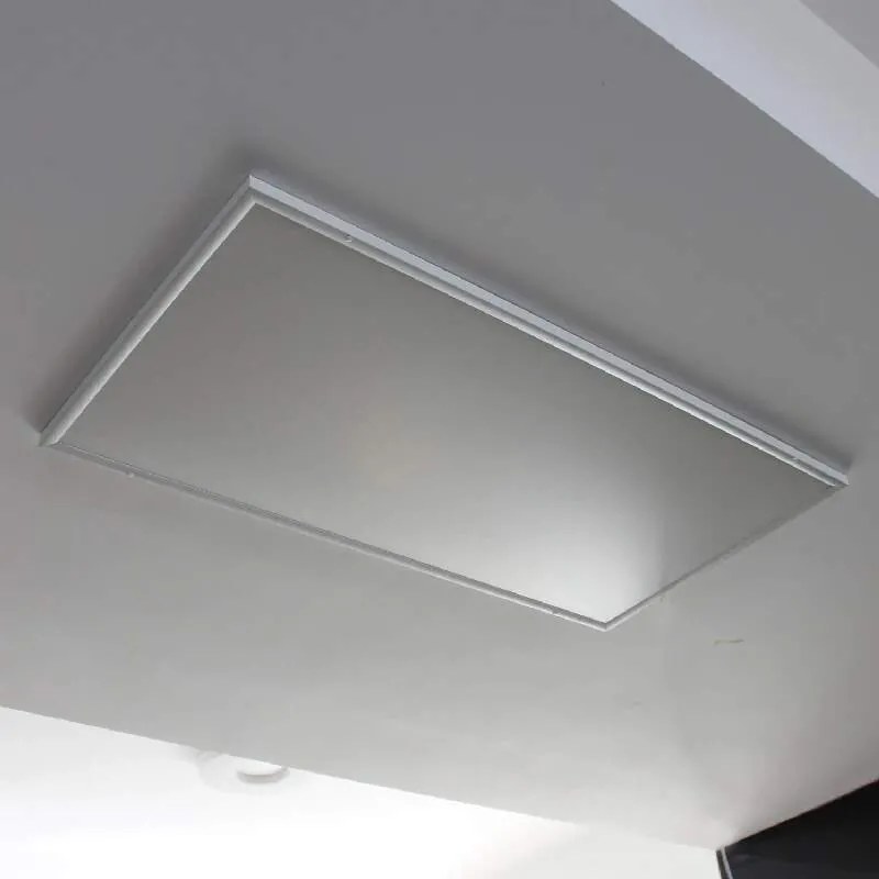 ByeCold | Stropní infrapanel | Ultratenký | 700W | 100x60 cm | Bez termostatu | Výhřevnost 12,5m² | HH1006
