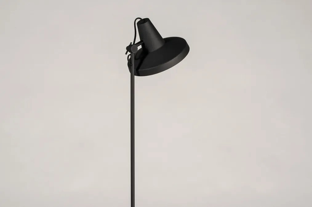 Stojací lampa Alfredo Nero