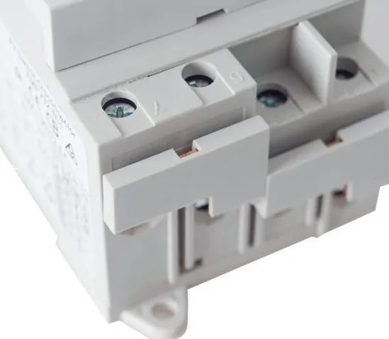 FVE Hlavní odpojovač Adelid APV 4P, otočný 32A 1200V DC