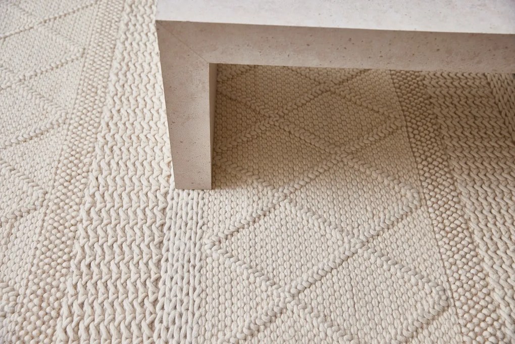 Diamond Carpets India, Ručně vázaný kusový koberec Geneva DE 7951 White Mix, 140x200, bílá, ložnice