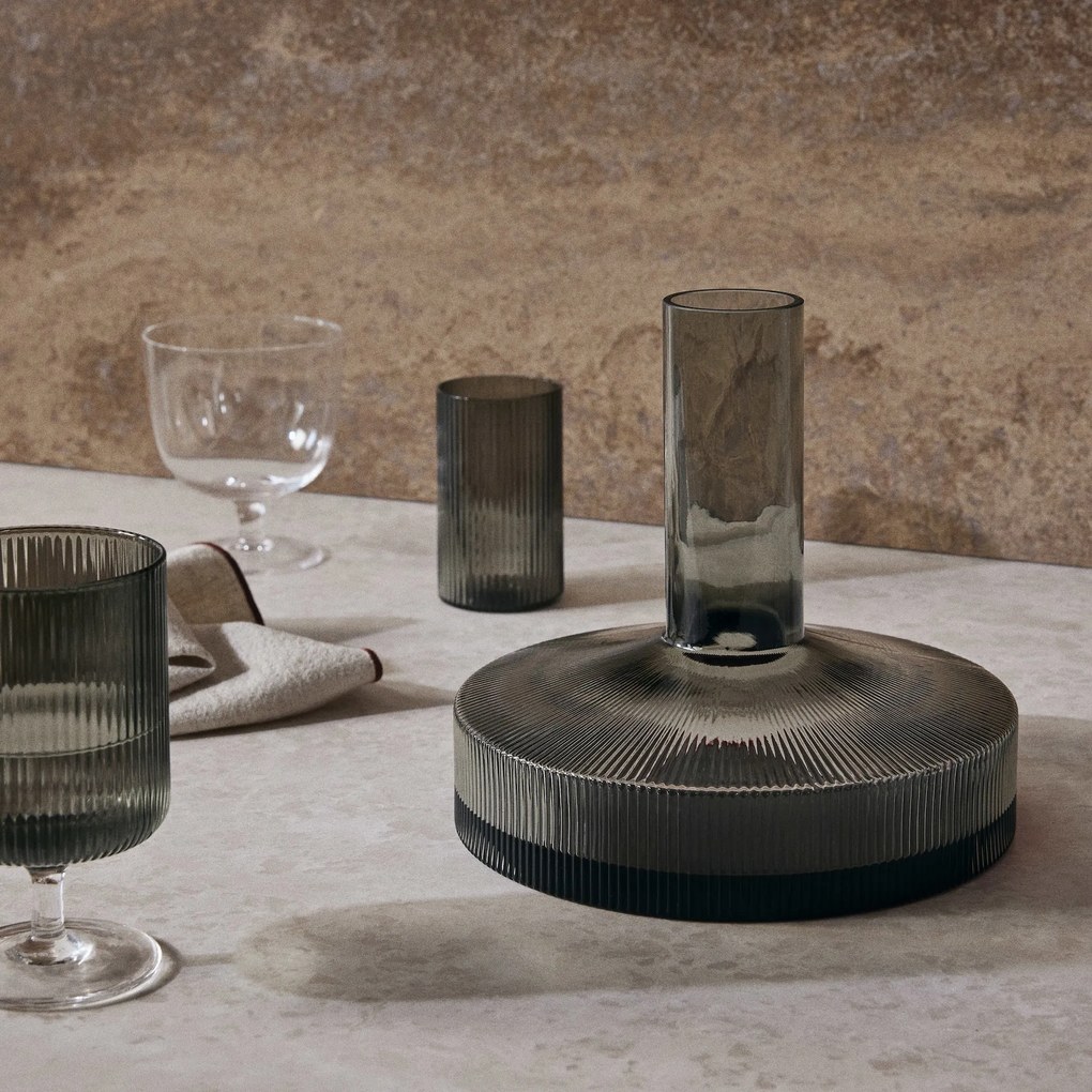 FERM LIVING Karafa na víno Ripple Wine Carafe, Smoked Grey