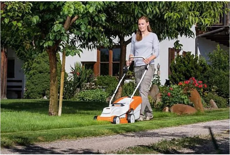 Aku sekačka STIHL RMA 235 SET