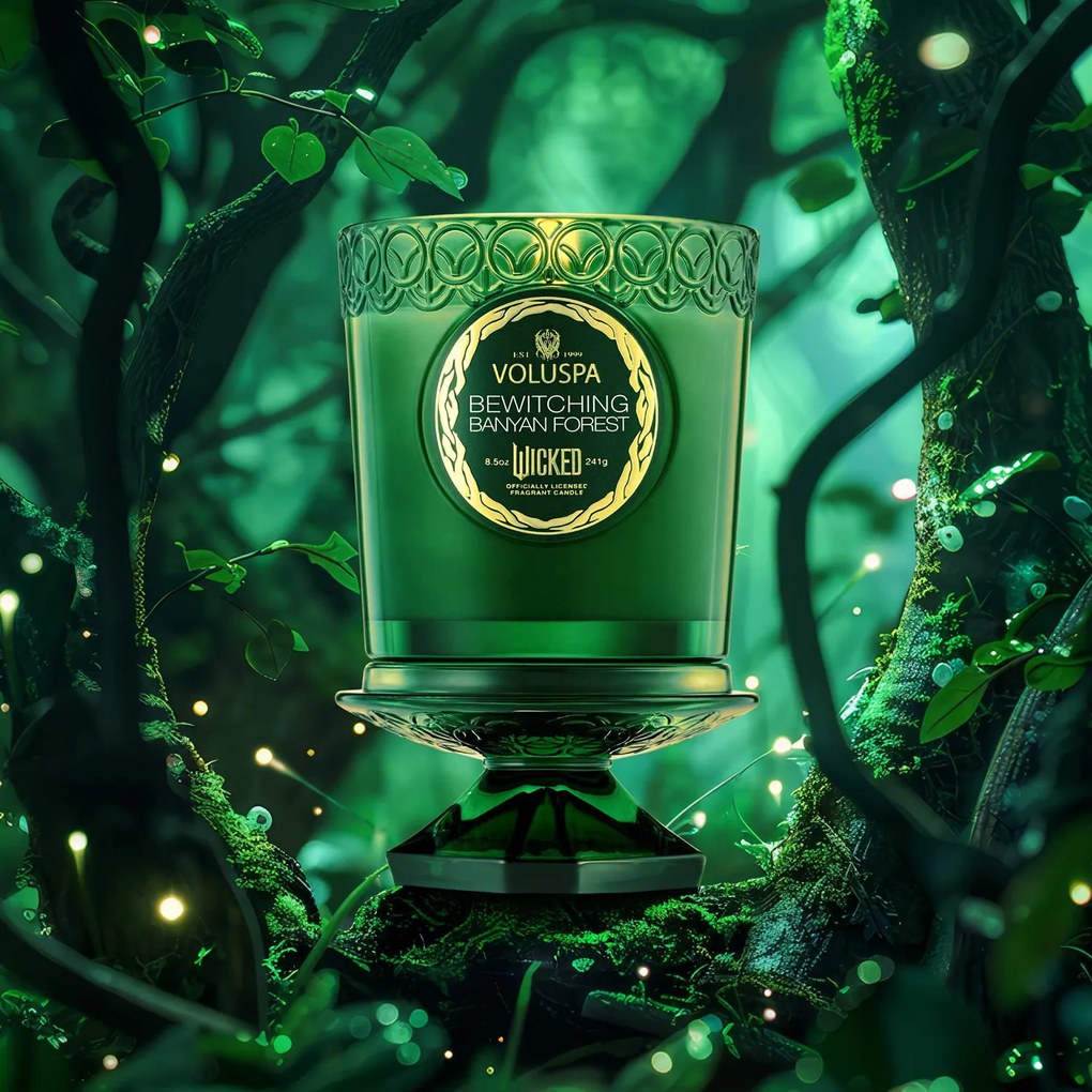 Voluspa Wicked svíčka Bewitching Banyan Forest, 241 g