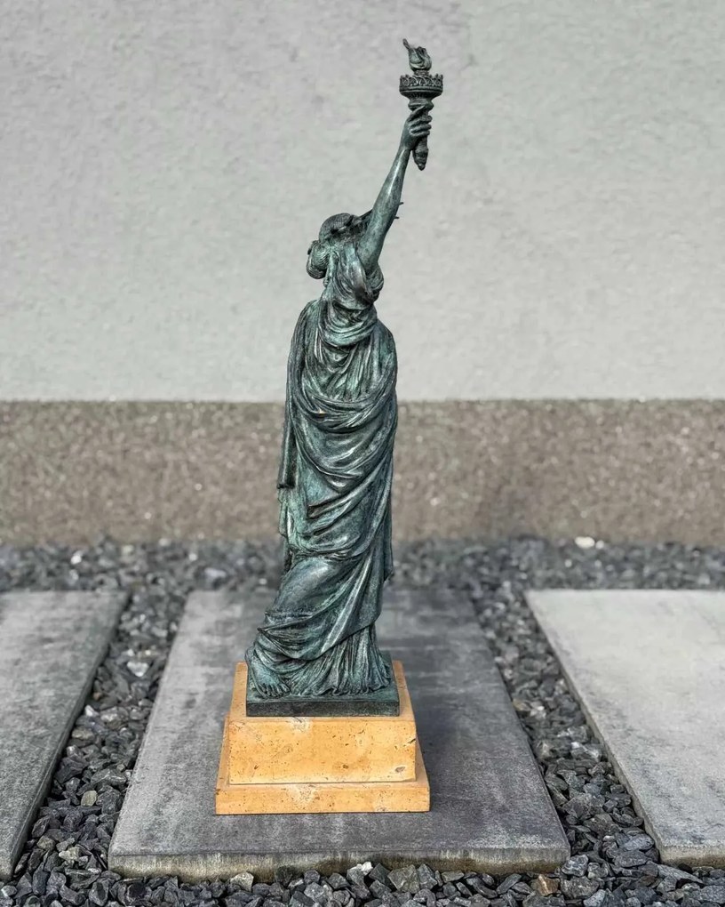 Bronzová socha - Lady Liberty USA