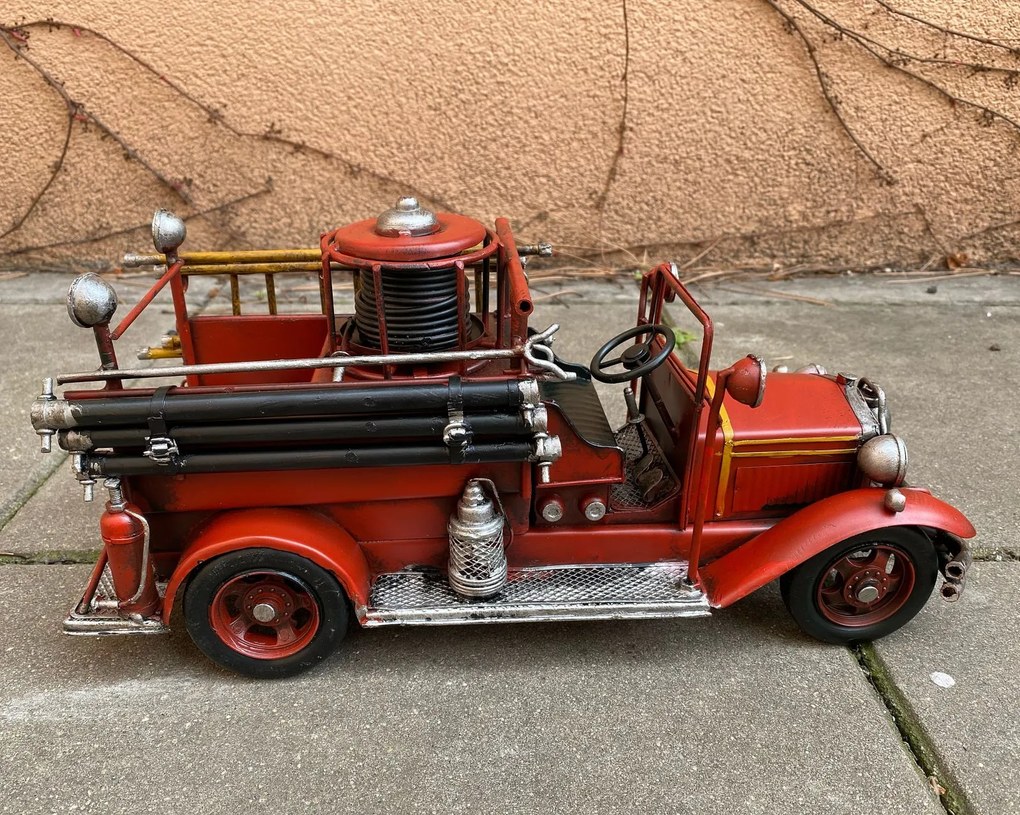 Plechový model Retro hasičský vůz