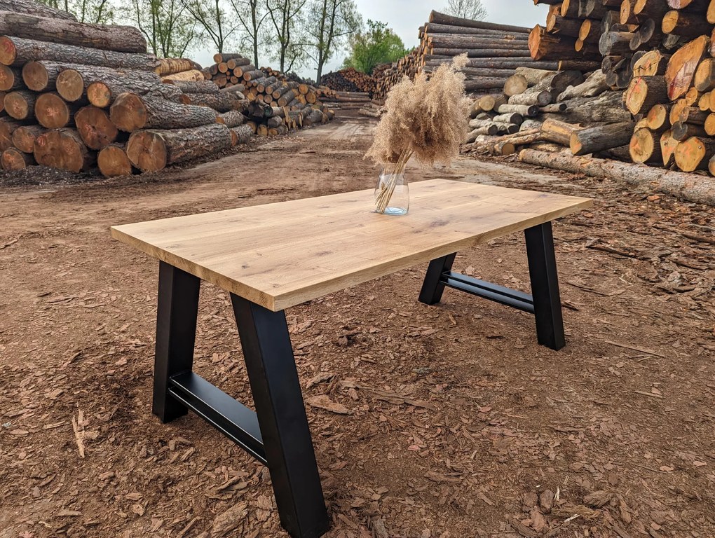 Jídelní stůl z dubového masivu Prag v industriálním designu Velikost Desky: 1800x1000 (mm)