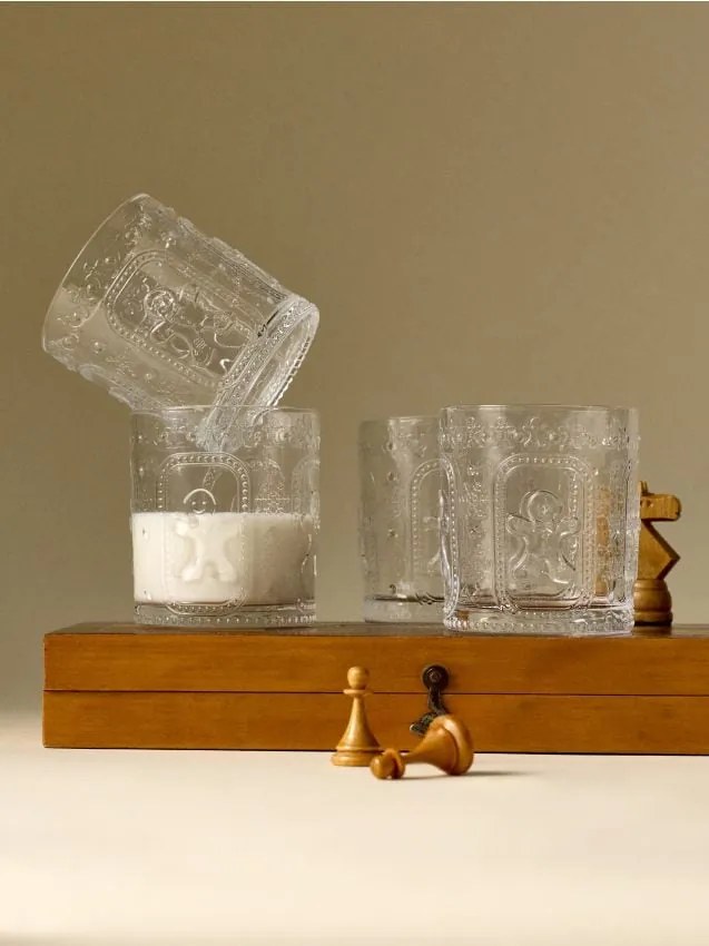 Sinsay - Vánoční sklenice s reliéfním vzorem perníčků 4 pack - clear
