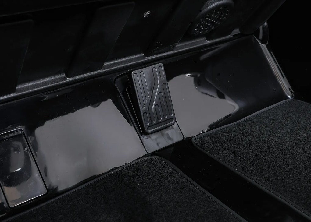 Ramiz Mercedes-Benz GT63 AMG elektrické autíčko pro děti černé