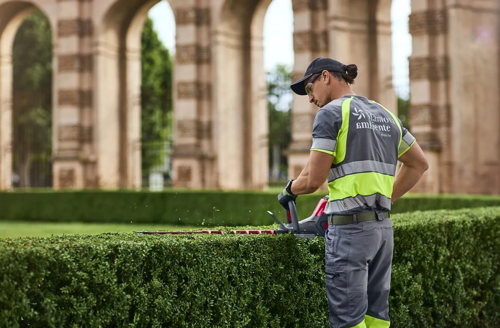 CRAMER OPTIMUS HT71 82V - akumulátorové nůžky na živý plot (bez akumulátoru a nabíječky)
